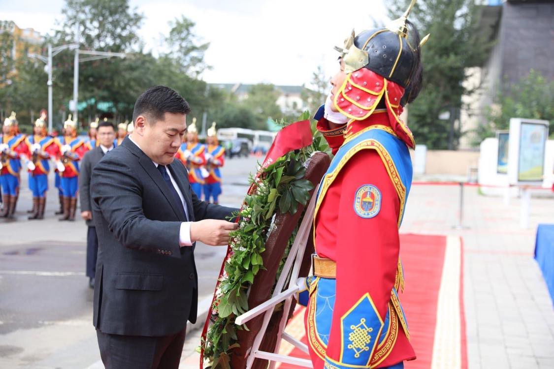 Өнөөдөр Улс төрийн хилс хэрэгт хэлмэгдэгсдийн дурсгалыг хүндэтгэх өдөр